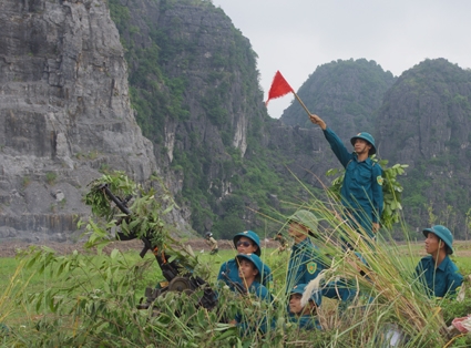 Quân đội ta đẩy mạnh huấn luyện, xây dựng nền nếp chính quy, tham gia ...