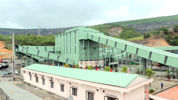 Kho than tập trung vùng Hòn Gai - Báo Quảng Ninh điện tử