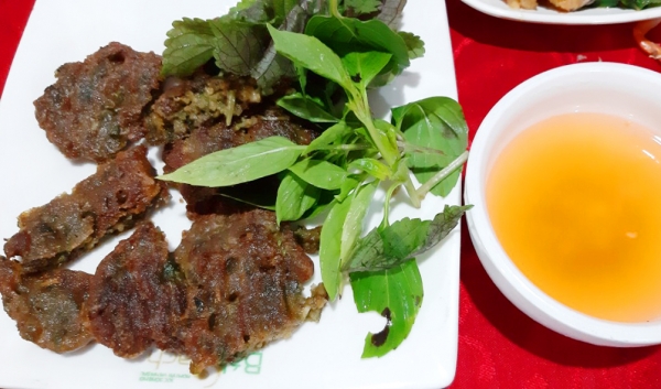 Về miền biển, thưởng thức đặc sản trứng sam rán - Báo Quảng Ninh điện tử