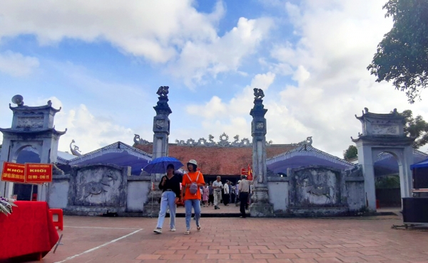 Về Trà Cổ, thăm mái đình làng biển - Báo Quảng Ninh điện tử