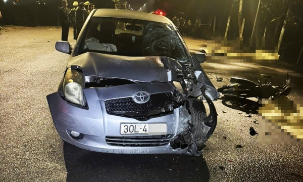 Xe máy va chạm với ô tô ở Hà Nội, 3 người tử vong - Báo Quảng Ninh điện tử