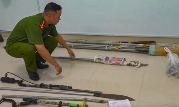 Khởi tố vụ án, tạm giữ 14 nghi phạm mang giáo, mác, ba chĩa ra quốc lộ ...