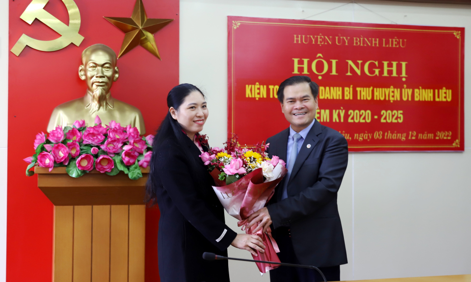 Đồng chí Nguyễn Thị Tuyết Hạnh được bầu làm Bí thư Huyện ủy Bình Liêu - Báo Quảng Ninh điện tử
