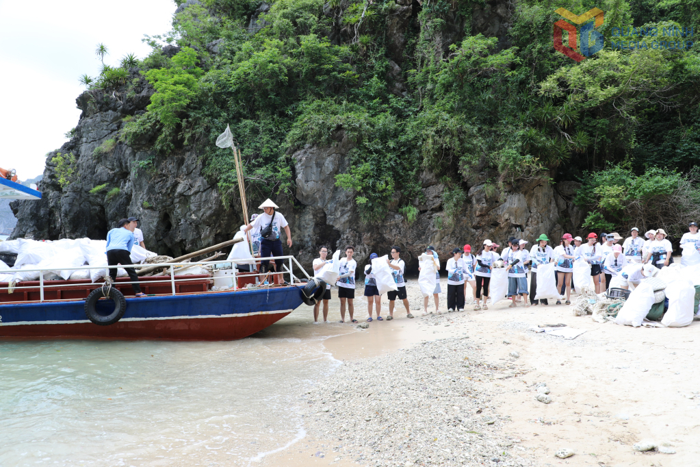 Keeping the Bay We Love Green - Quang Ninh Online